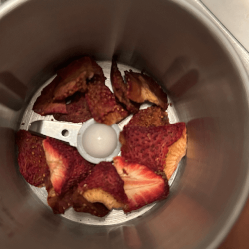 Strawberry Powder: A Step-by-Step Guide - The Homestead Nurse